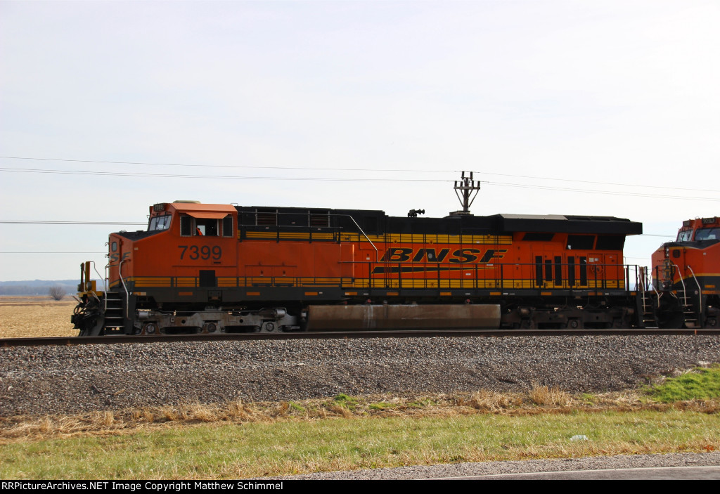 BNSF 7399 leads a freight about to leave Elsberry